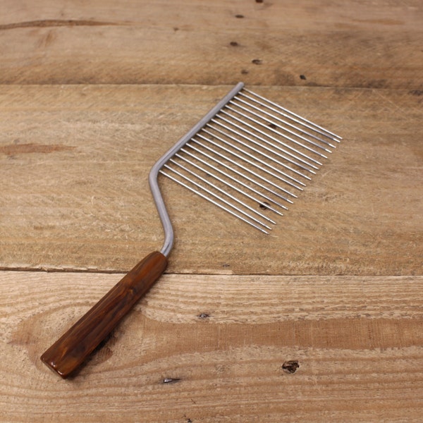 Bakelite Cake Cutter - Etsy