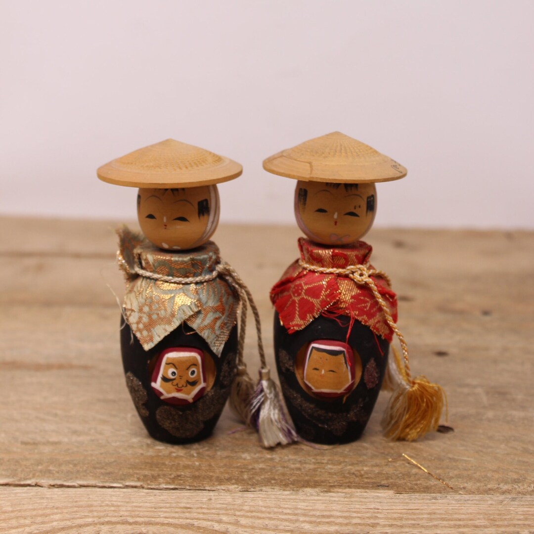 2 Vintage Japanese Kokeshi Bobblehead Dolls - Etsy