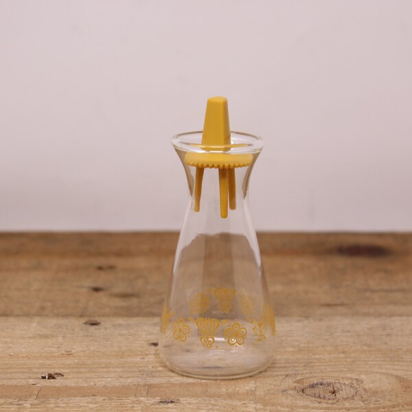 Pyrex Salt and Pepper Shakers - Etsy