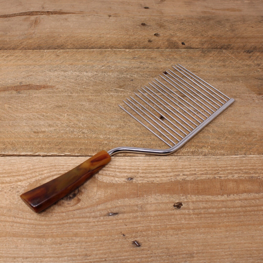 Vintage Cake Comb / Cake Breaker With Butterscotch Marbled Bakelite ...