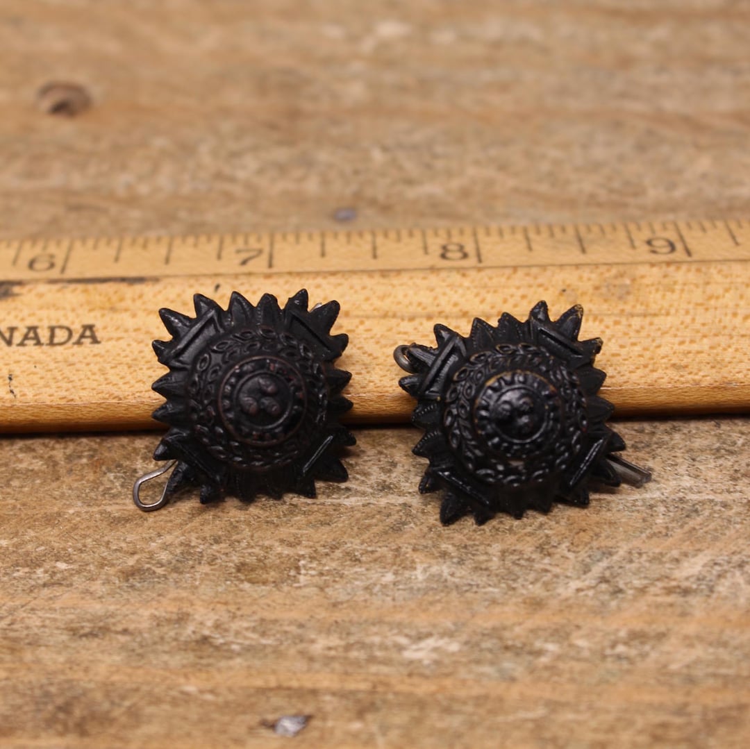 2 Vintage British Epaulet Pip Rank Badges "tria Juncta in Uno" - Etsy