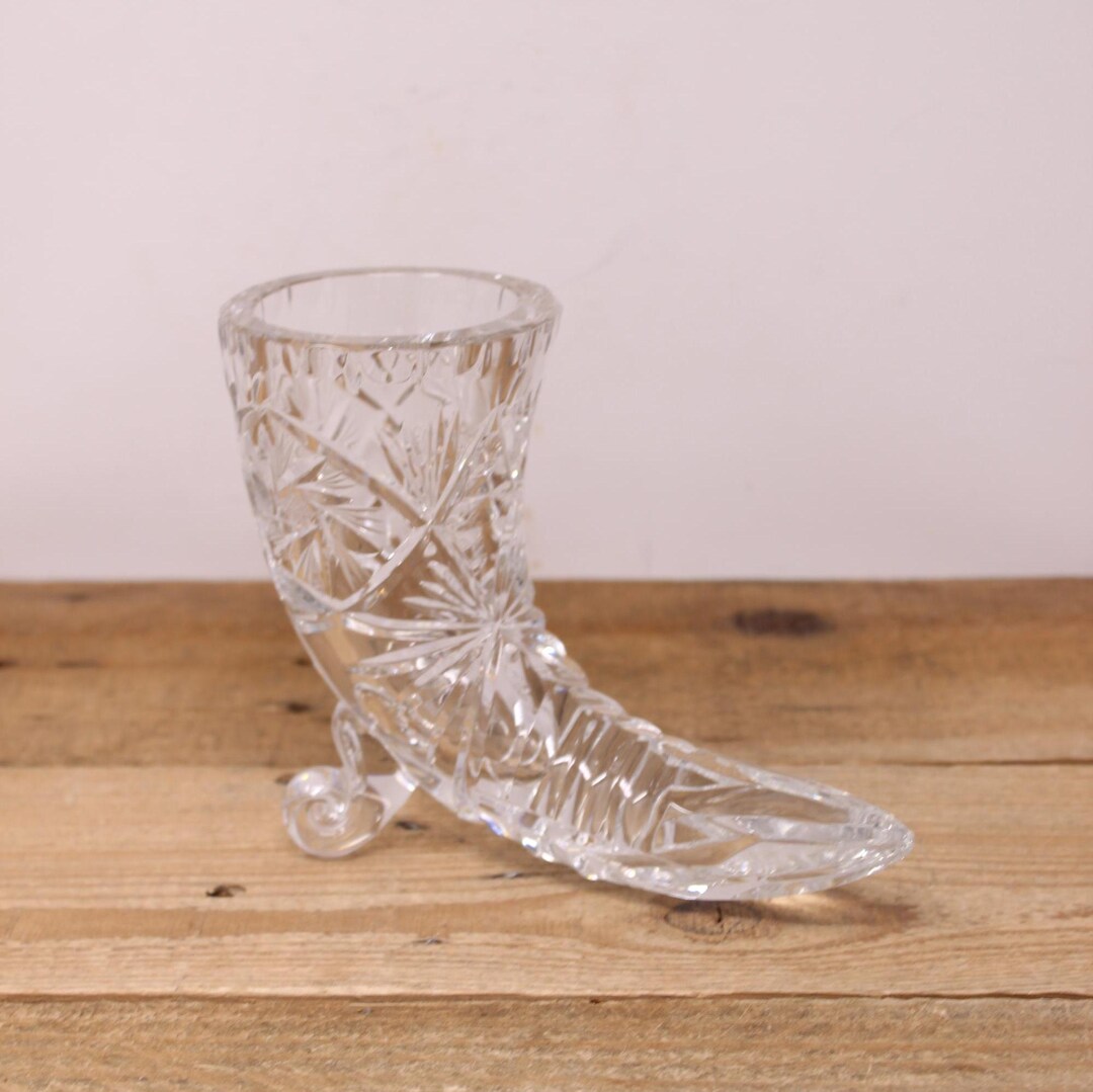 Elegant Cornucopia Pinwheel Design Crystal Vase With Snail Feet and ...
