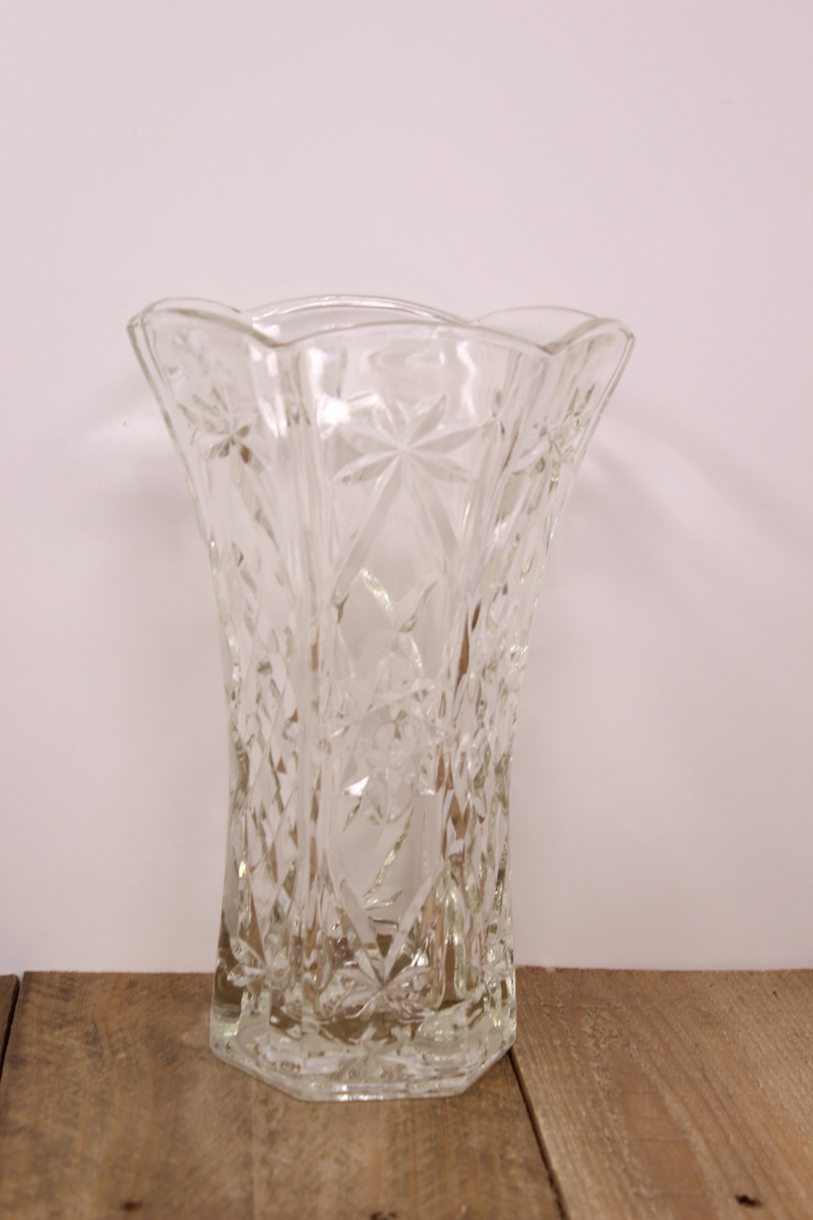 Vintage 10.25 Flared Anchor Hocking Prescut Starburst Glass Flower Vase ...