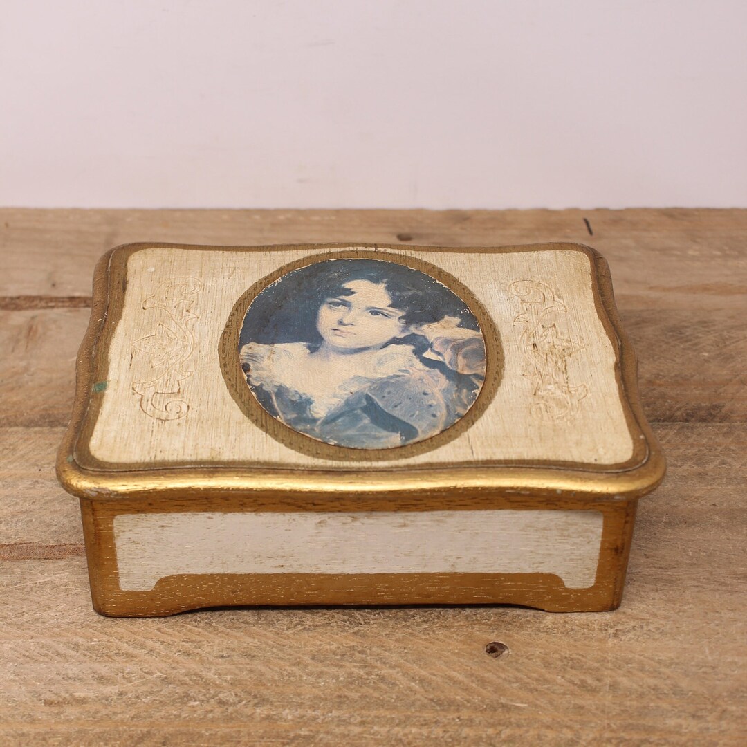Vintage Italian Florentine Wooden Music Box - Decorated With Gold Leaf ...