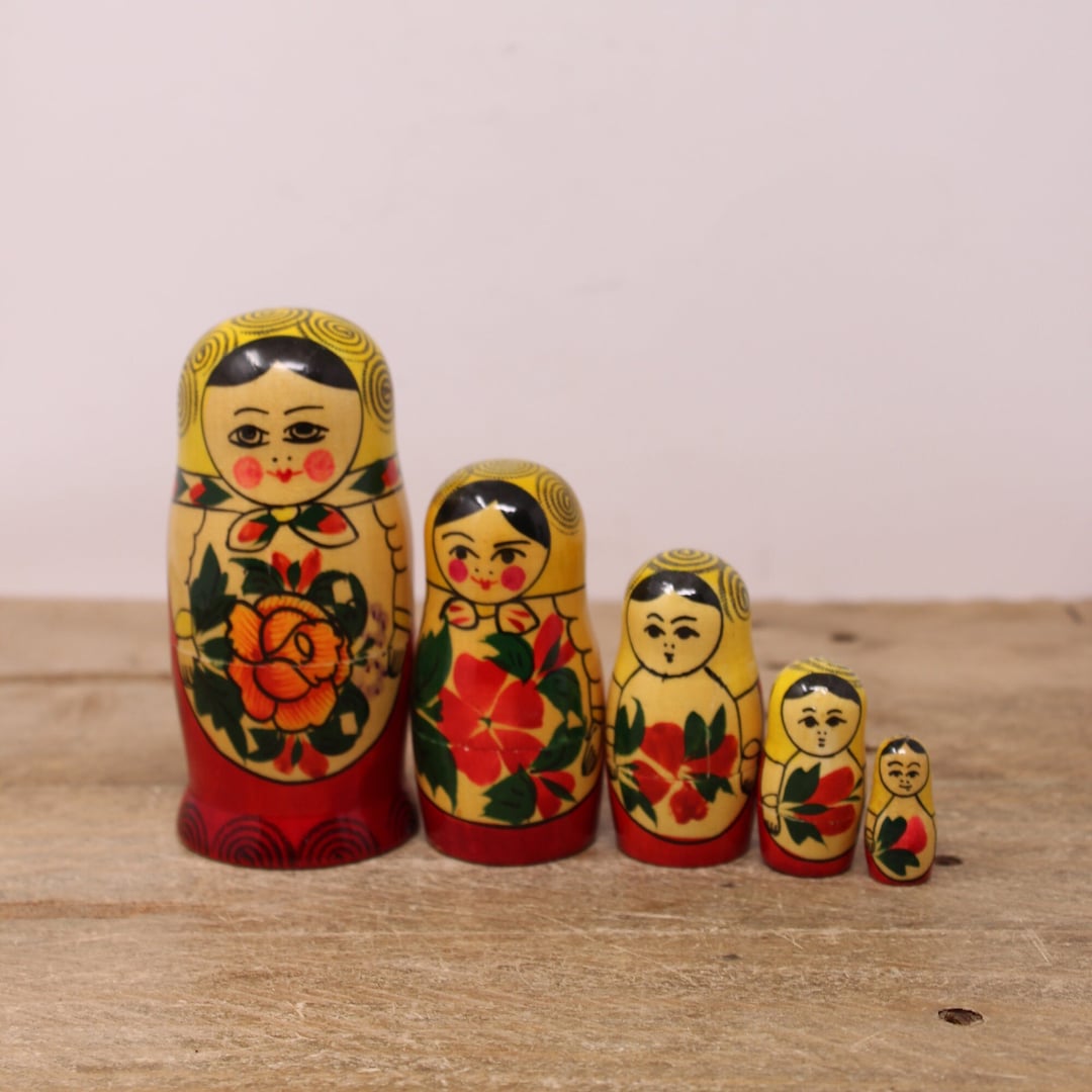 Vintage 5-piece Nesting Doll Set - Etsy