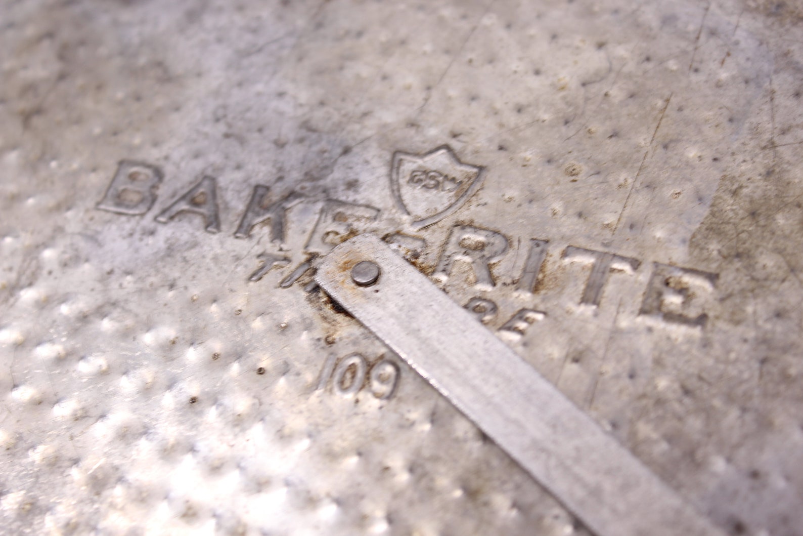 Vintage Bake Rite 109 Round Slider Tin - Etsy