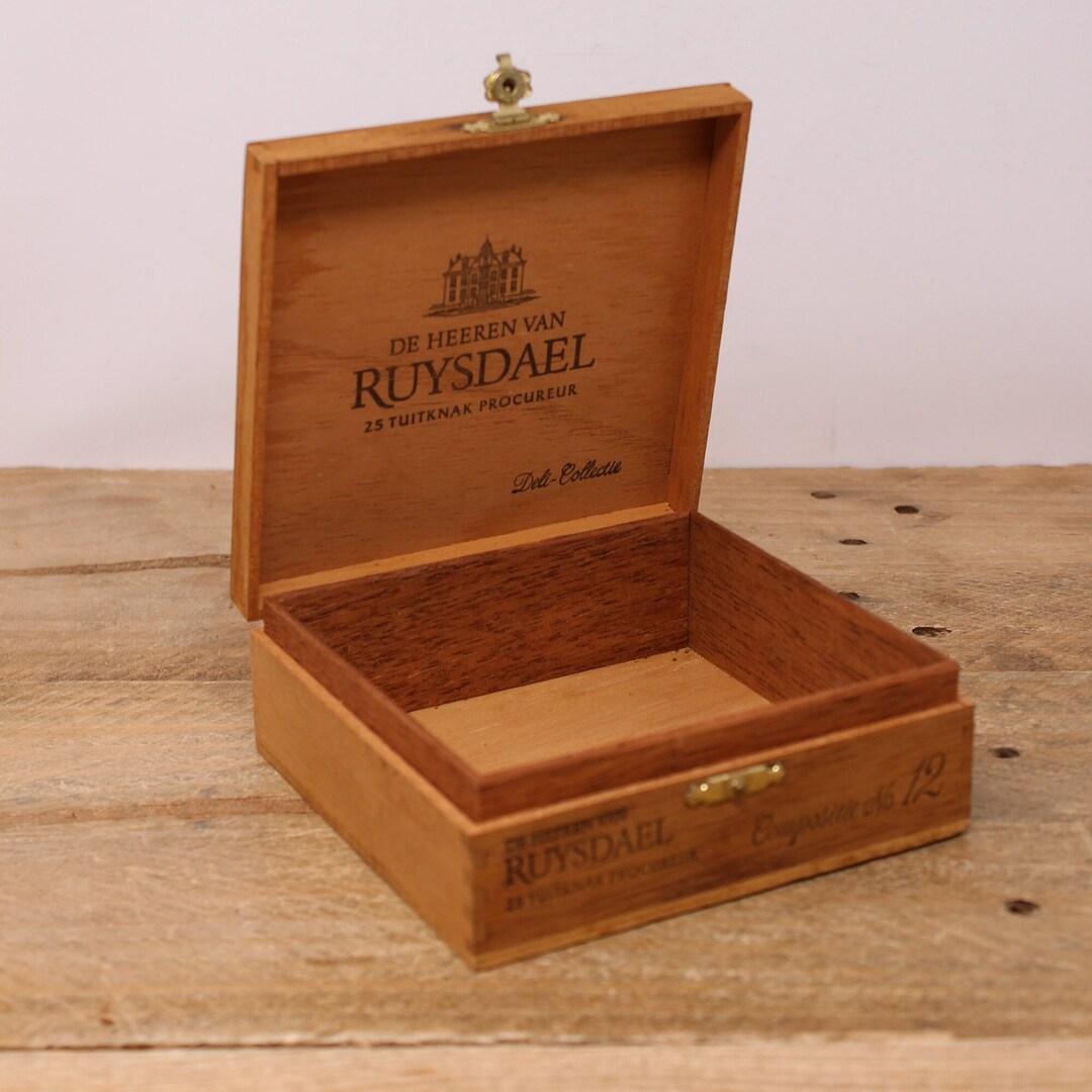 Vintage "de Heeren Van Ruysdael" - Cedar Wood Luxury Cigar Box - 's-hertogenbosch Holland (empty ...