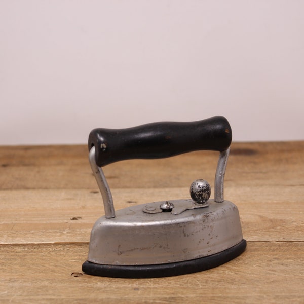 Antique Sad Iron - Etsy