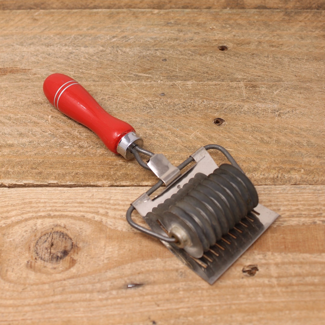 Vintage Nutbrown Rotating Pastry Cutter Red Wooden Handle Made in ...