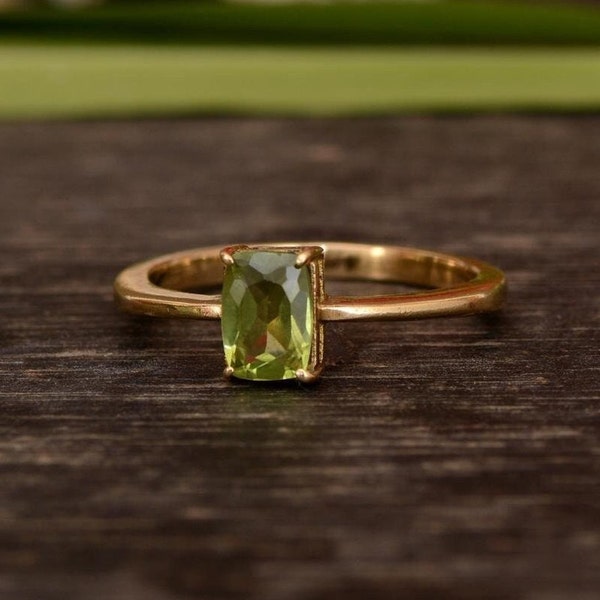 Gold Peridot Ring - Etsy