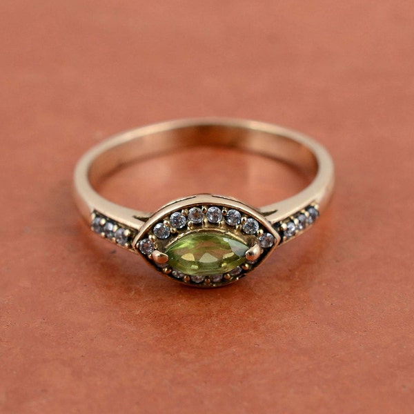 Vintage Peridot Ring - Etsy