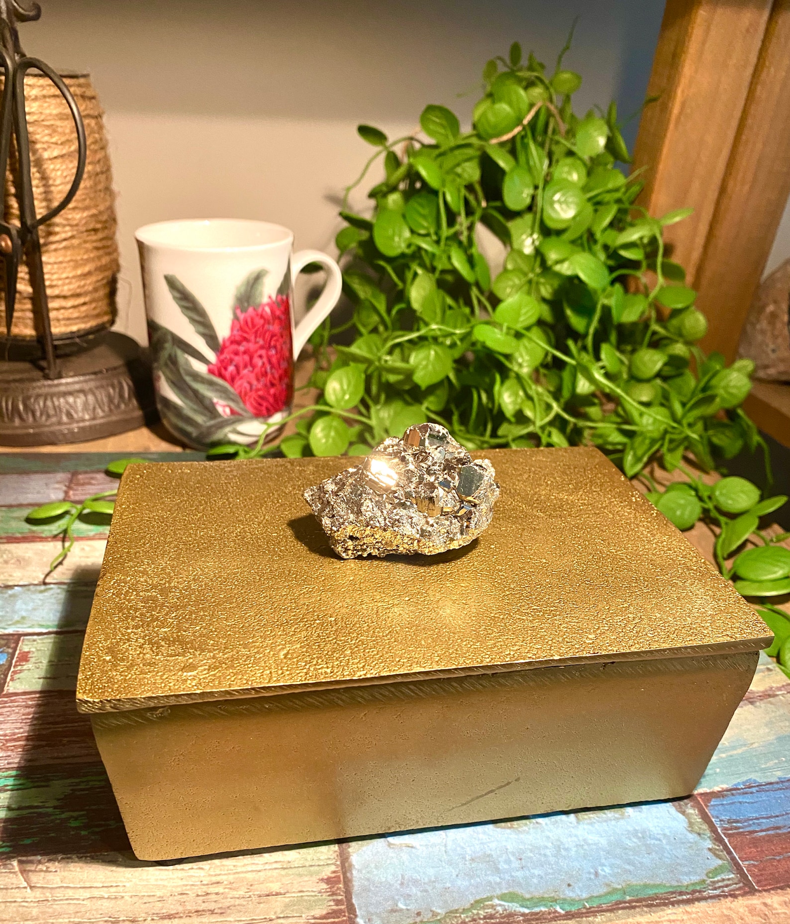 Gold Trinket Box With Sparkling Gold Pyrite as the Handle | Etsy