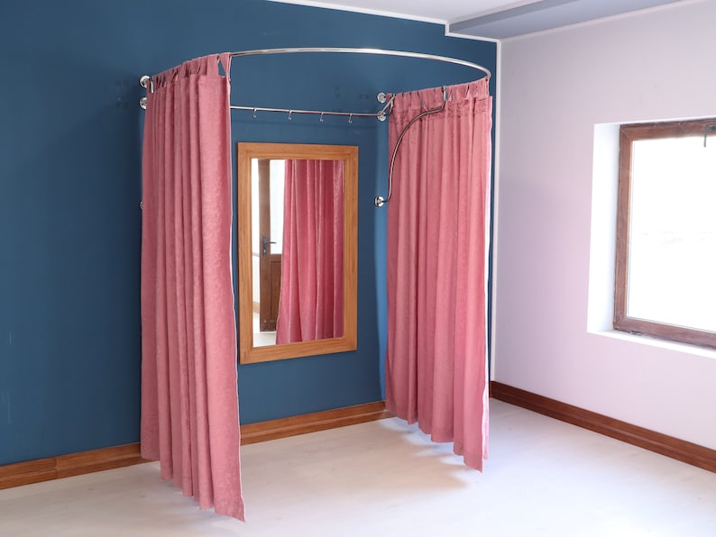 U-shaped Fitting and Dressing Room for Wall Montage With Italian Style ...