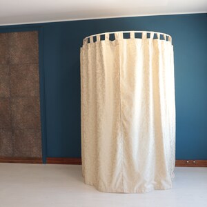 U Shaped Standing Oval Fitting and Dressing Room With Clothes Hanger ...