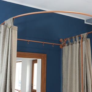 U Shaped Standing Oval Fitting and Dressing Room With Clothes Hanger ...