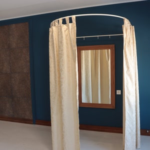 U Shaped Standing Oval Fitting and Dressing Room With Clothes Hanger ...