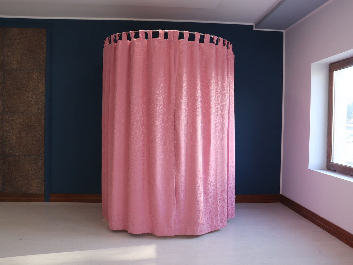 U-shaped Fitting and Dressing Room for Wall Montage With Italian Style ...