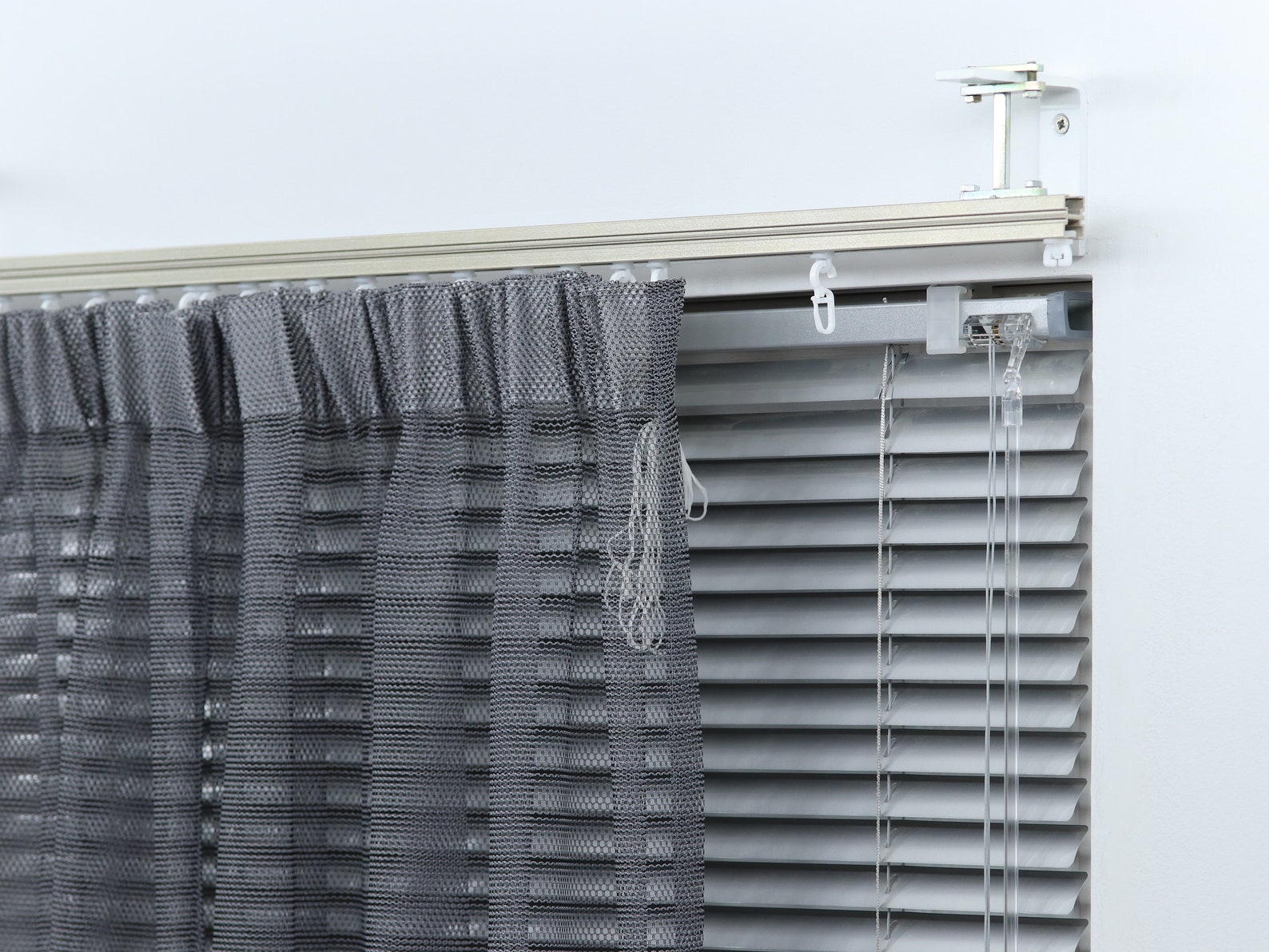 Single Window Cornice & Rail, Wooden Window Valance With Rail ...