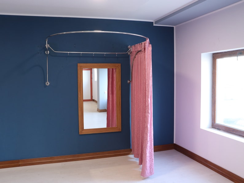 U-shaped Fitting and Dressing Room for Wall Montage With Italian Style ...