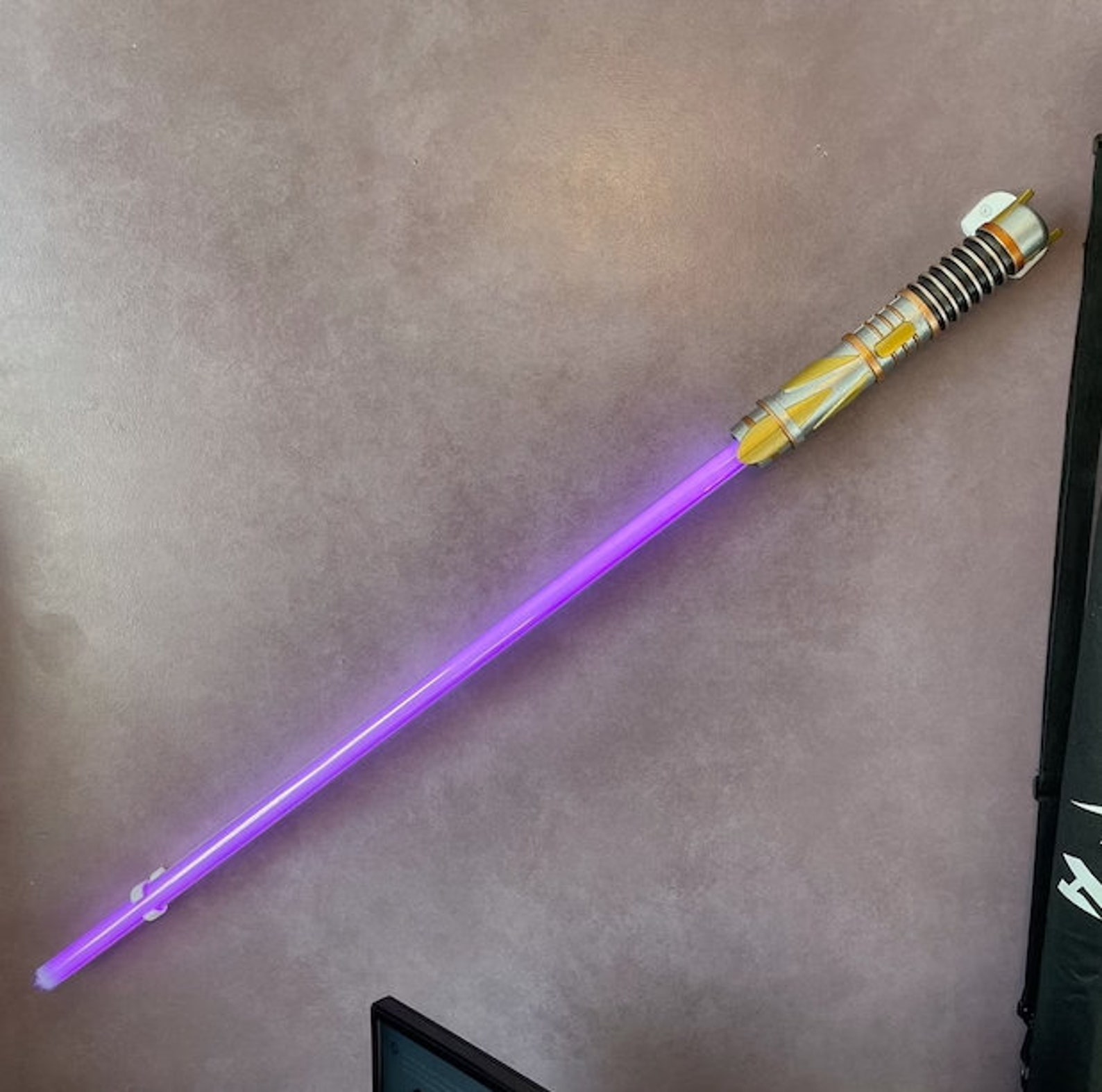 Star Wars Lightsaber Wall Mount - Etsy