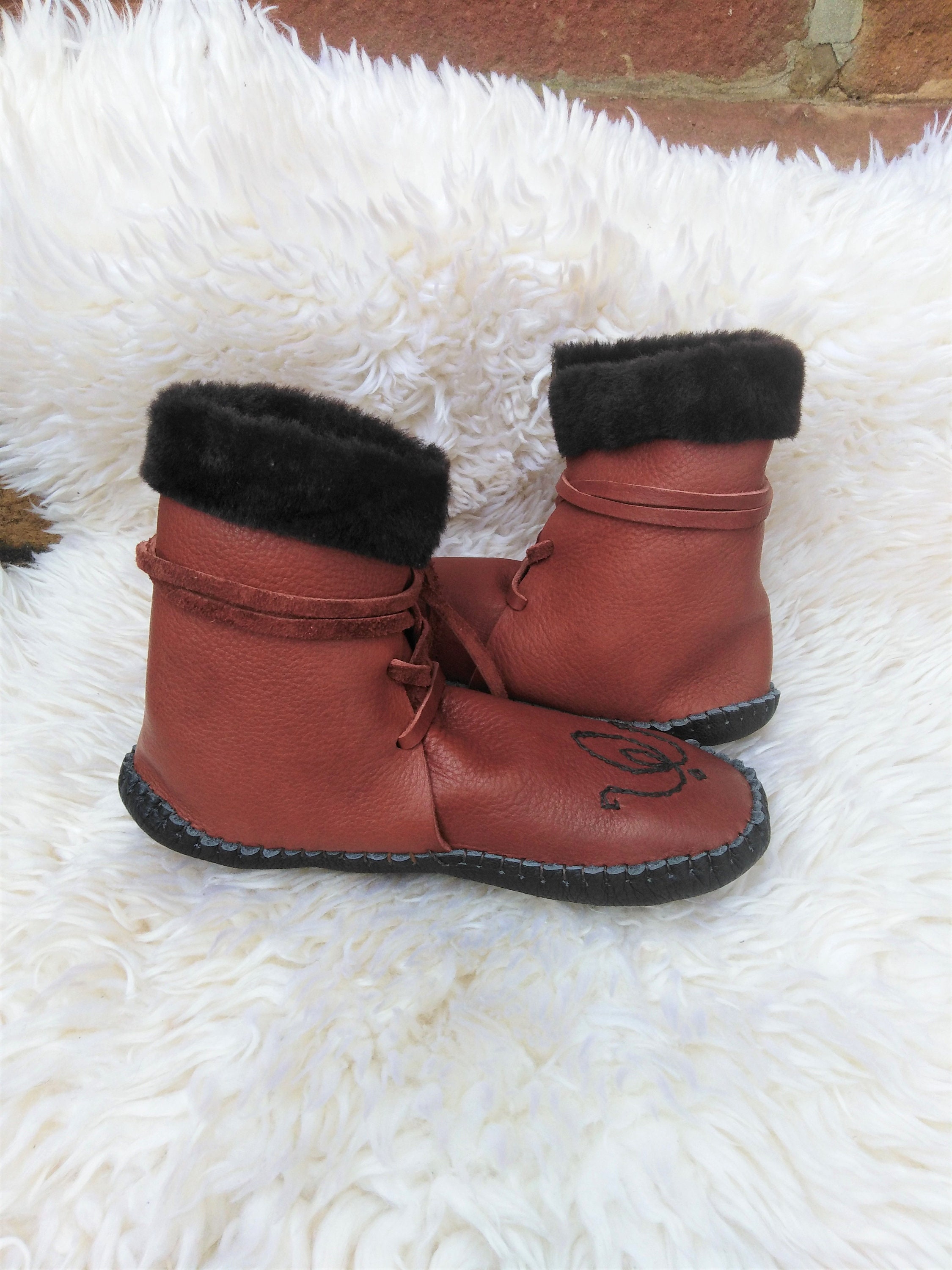 Women Mocassin Furry Boots // Embroidered Buffalo Leather // | Etsy