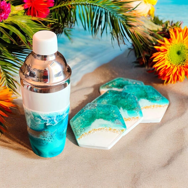 Cocktail Shaker for Beach Lovers, Unique Cobbler Martini Shaker ...
