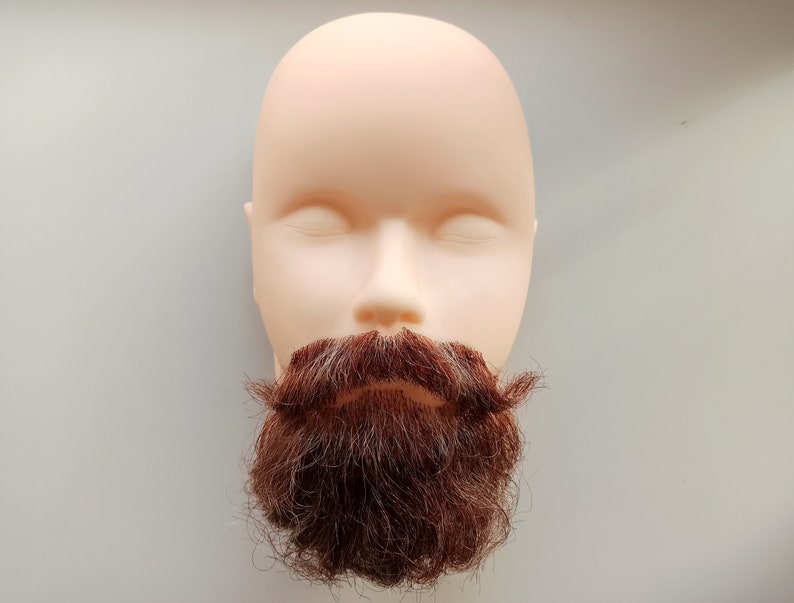 Fausse barbe brune bouclée réaliste de haute qualité faite à la main ...
