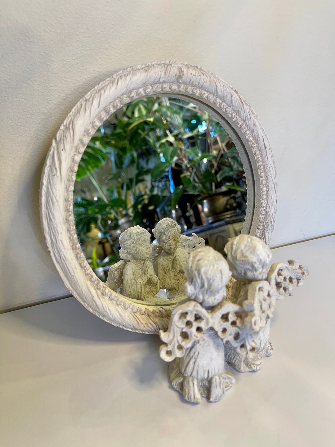 Vintage Round Mirror With Praying Angels/mirror With Cherubs Praying - Etsy