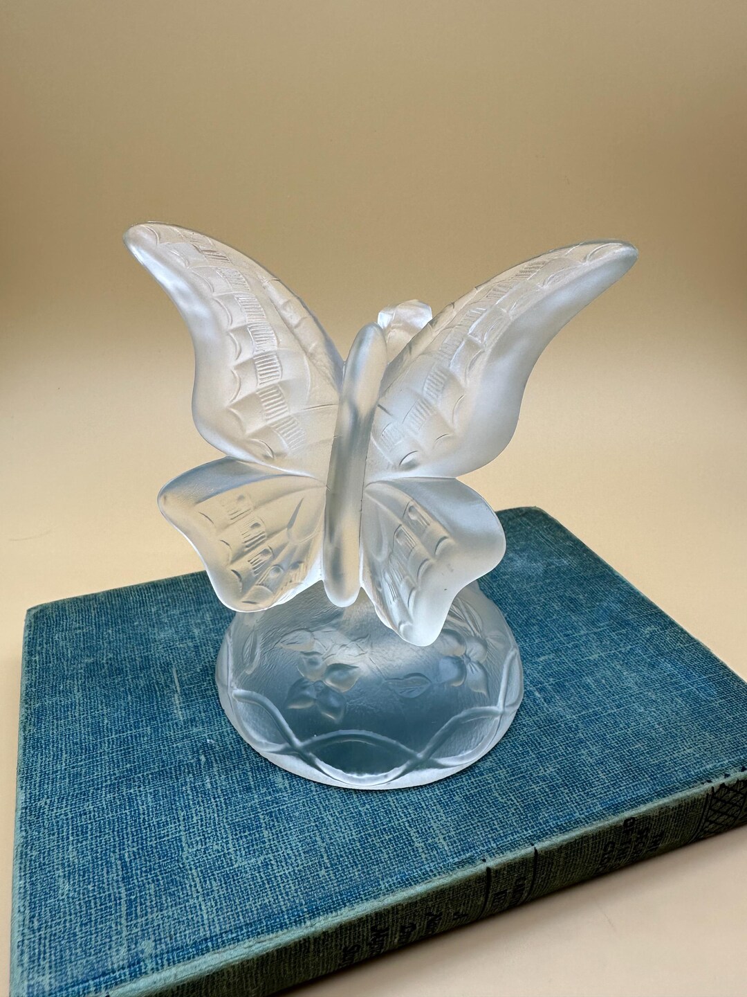 Vintage Fenton Butterfly/fenton Frosted Art Glass Crystal Velvet ...