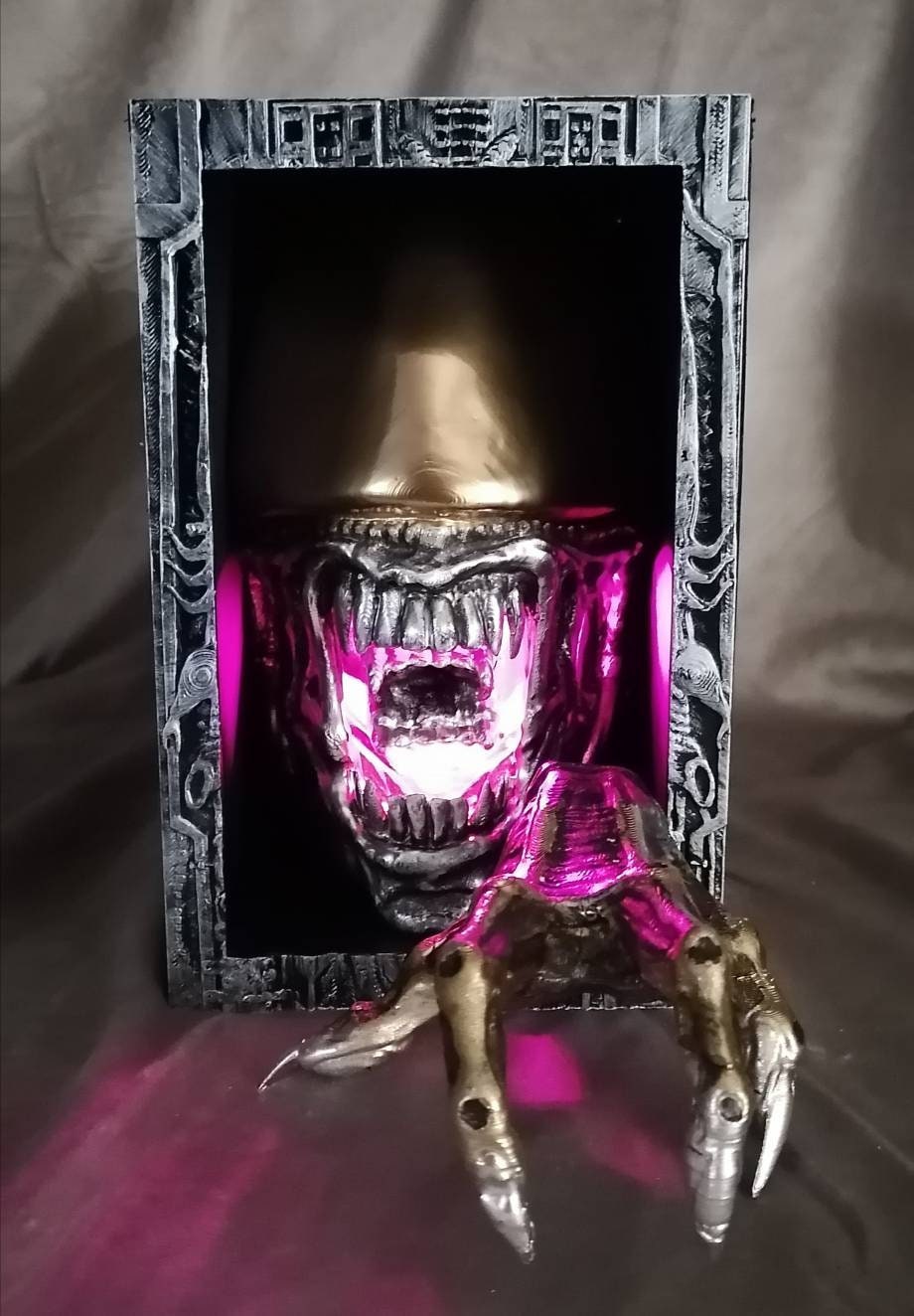 Book Nook Shelf Insert Alien Xenomorph, Bookend - Etsy