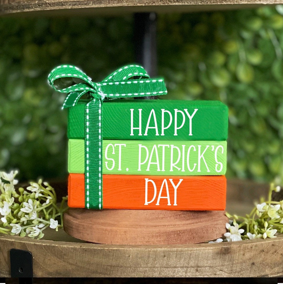 St Patricks Day Tiered Tray Decor Saint Patricks Day Decorations St ...