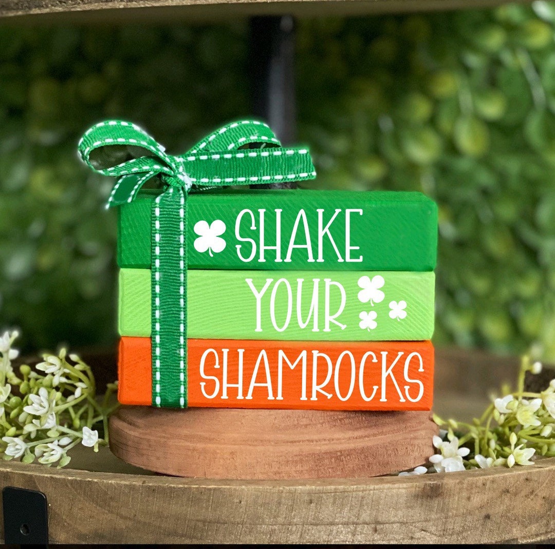 St Patricks Day Tiered Tray Decor Saint Patricks Day Decorations St ...