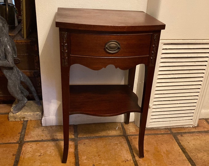 Vintage Mahogany End Table, 1940s Bedside Table, 1 Drawer Midcentury ...