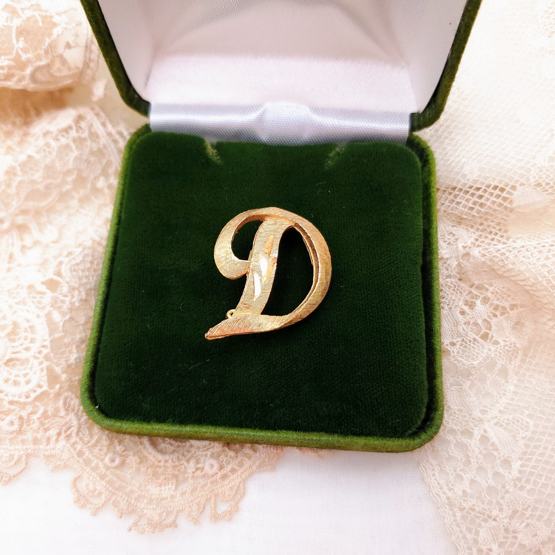 Broche lettre D initiale, bijoux vintage en métal doré de la créatrice ...