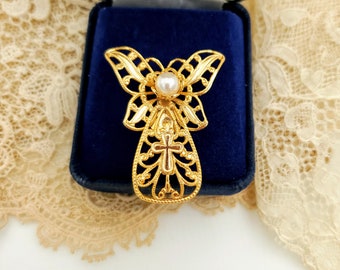 Signed Jane Brooch - Etsy