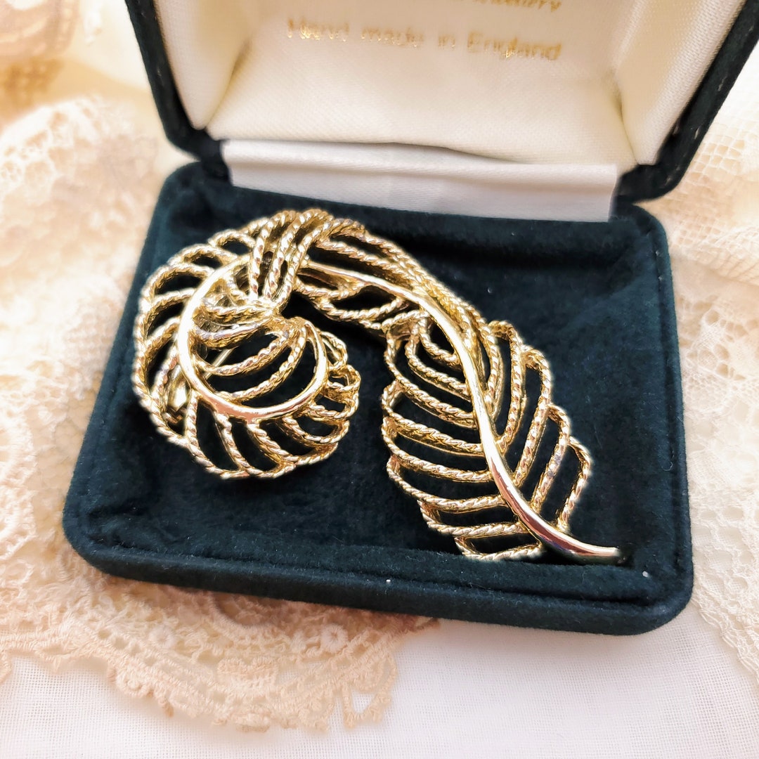 Vintage Gerry's Large Gold Feather Brooch, Dark Academia Feather Pin ...