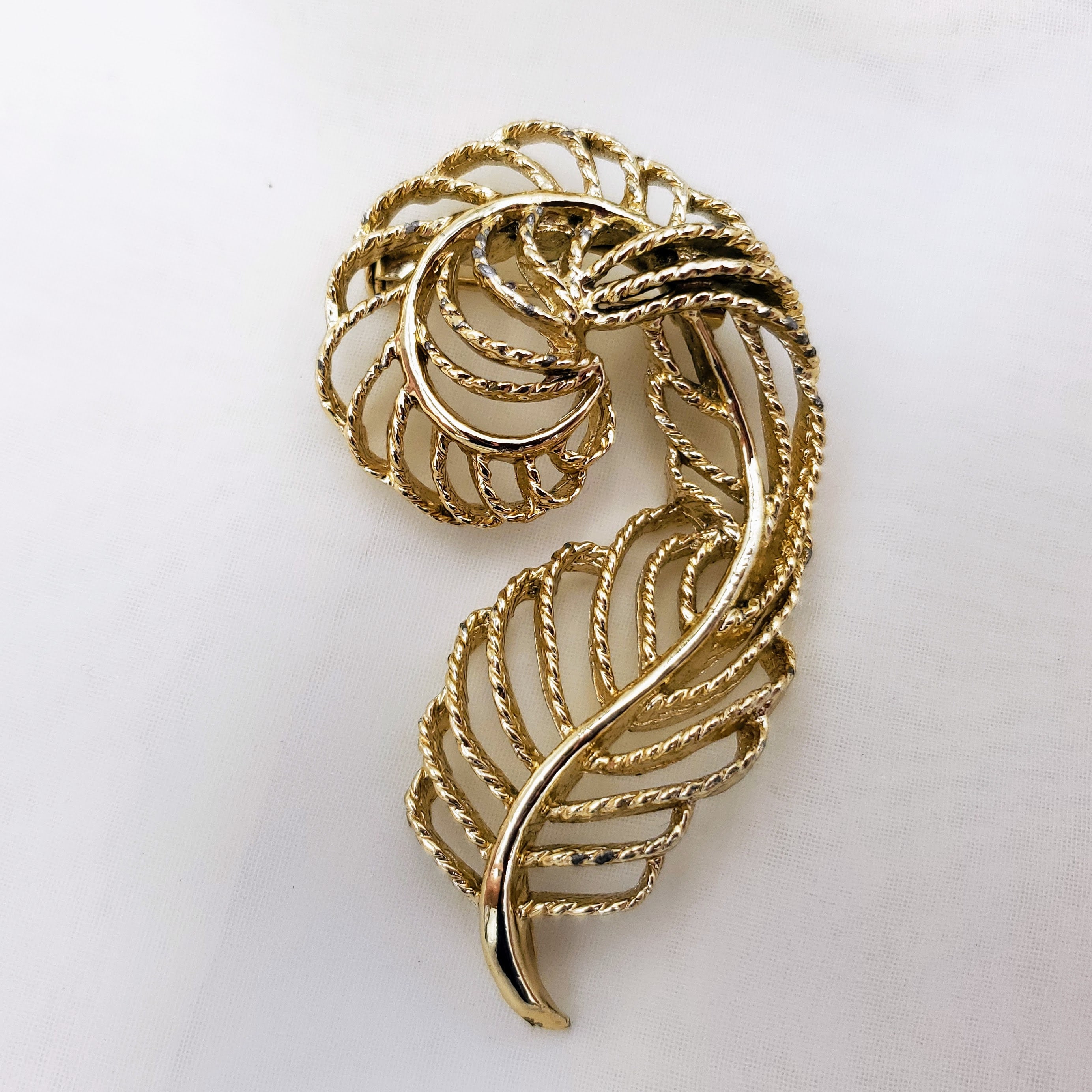 Vintage Gerry's Large Gold Feather Brooch, Dark Academia Feather Pin ...
