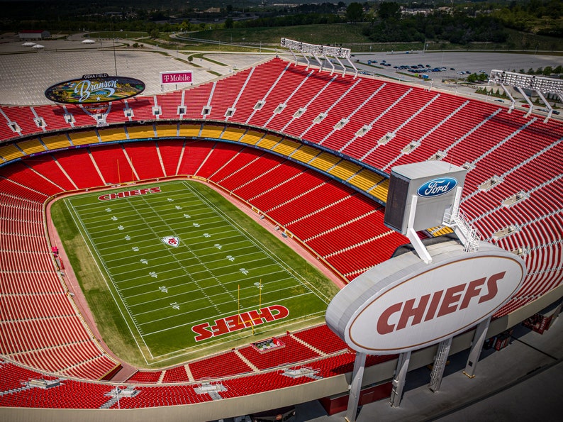 Kansas City Chiefs/geha Field/arrowhead Stadium With Skyline - Etsy