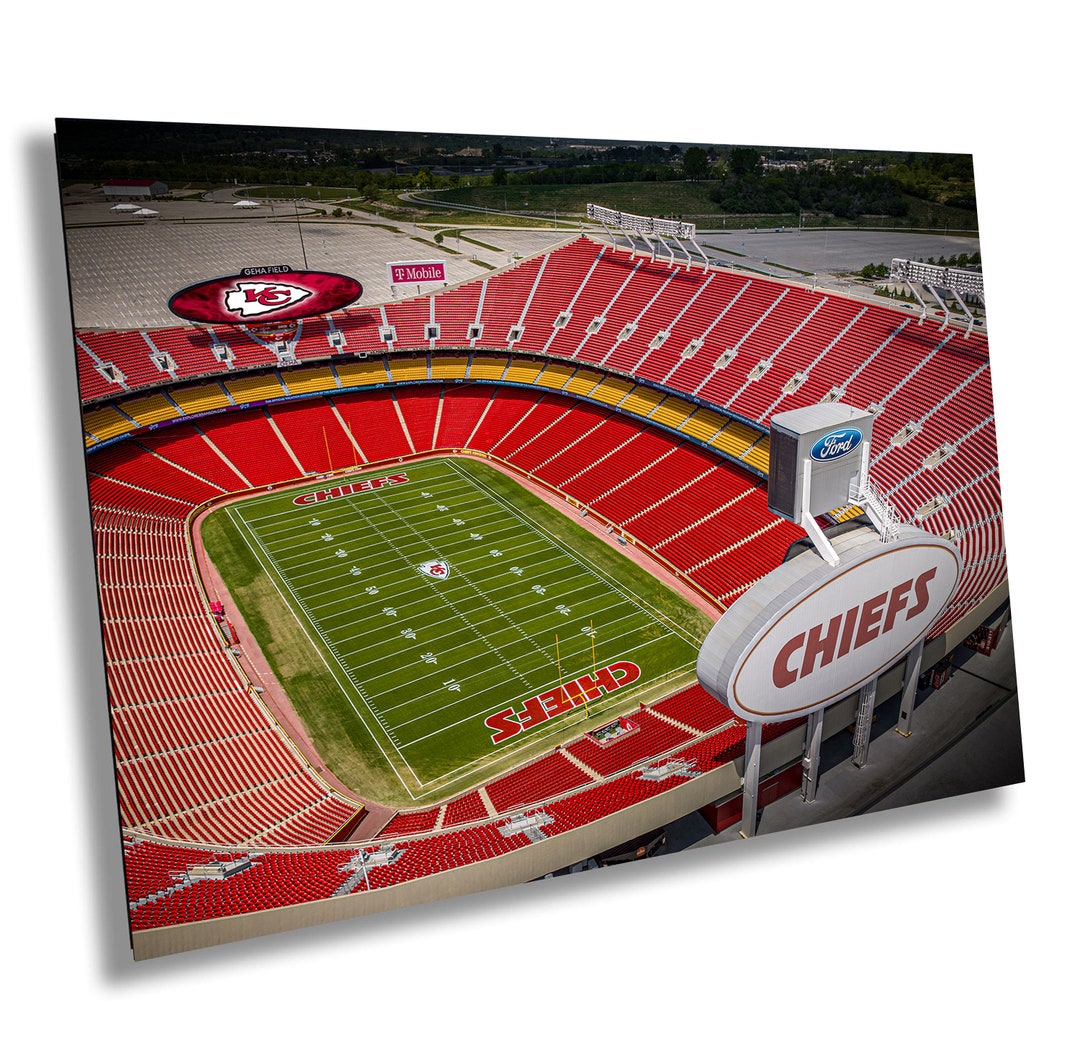 Kansas City Chiefs/geha Field/arrowhead Stadium With Skyline at Sunrise ...