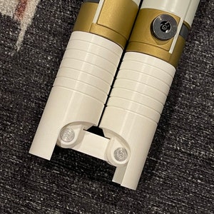 Star Wars Galaxy's Edge Jedi Temple Guard Legacy Lightsaber Pike ...