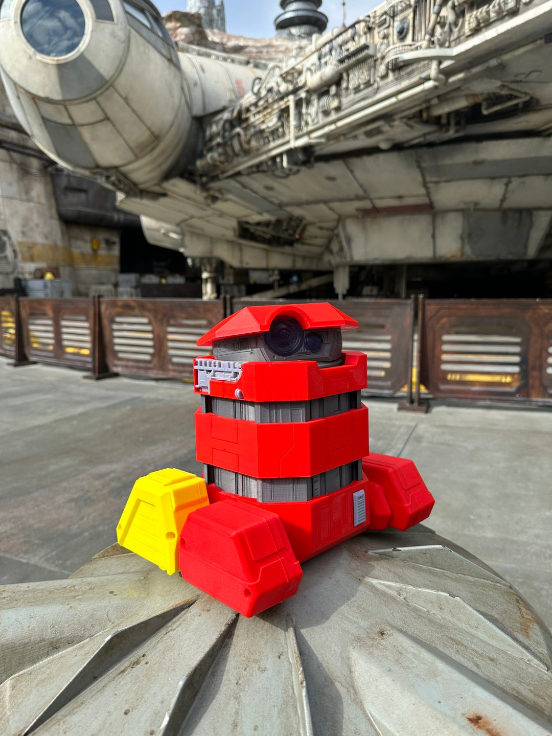 Star Wars Galaxy's Edge Droid Depot B2-EMO From Star Wars: ANDOR ...