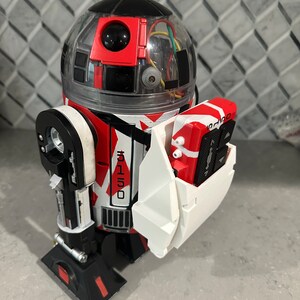 Star Wars Galaxy’s Edge Droid Depot Clone Trooper Remote Holder ...