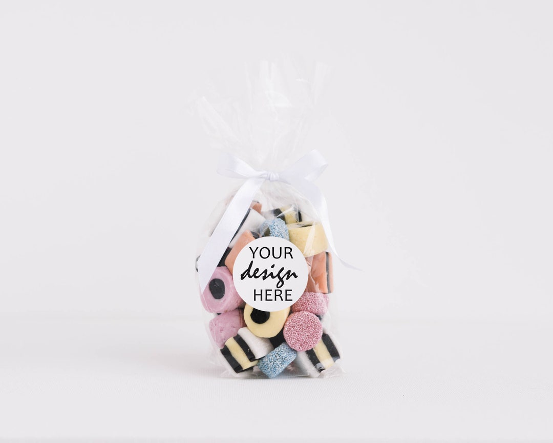 Round Sticker Mockup Gift Tag Mockup Wedding Favor Sticker Label Mockup ...