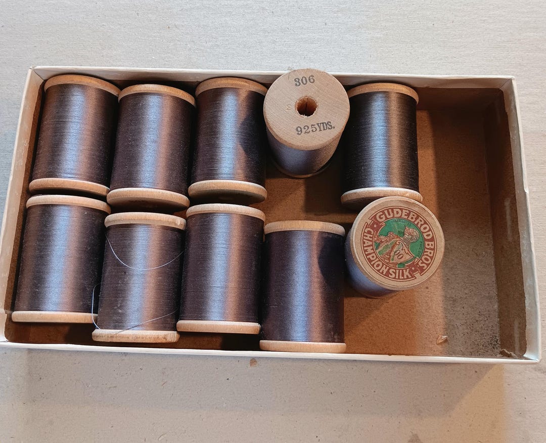 1 Antique Large Spool Gudebrod Bros. Champion Silk Thread, Size 00, 925 ...