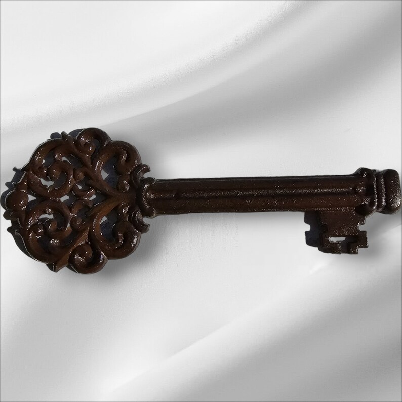 Vintage Large Cast Iron Decorative Skeleton Key 10" Wall Decoration - Etsy
