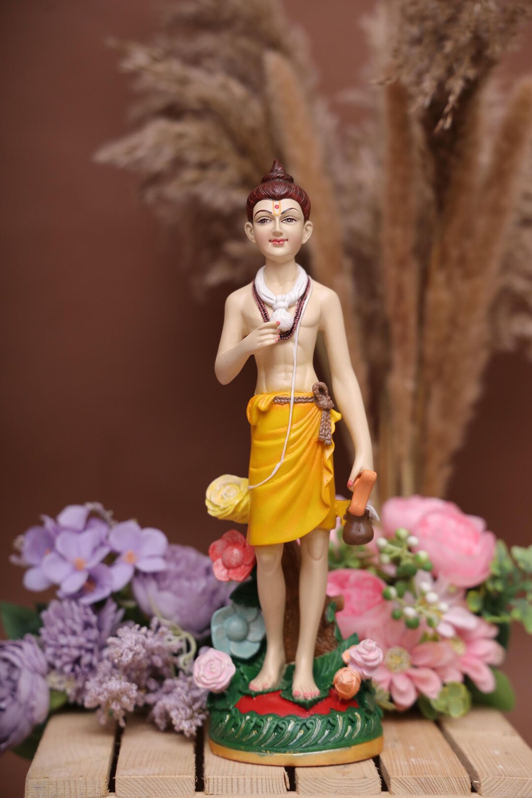 Neelkanth Varni Resin Statue: Gold Swaminarayan Idol for Home Temple ...