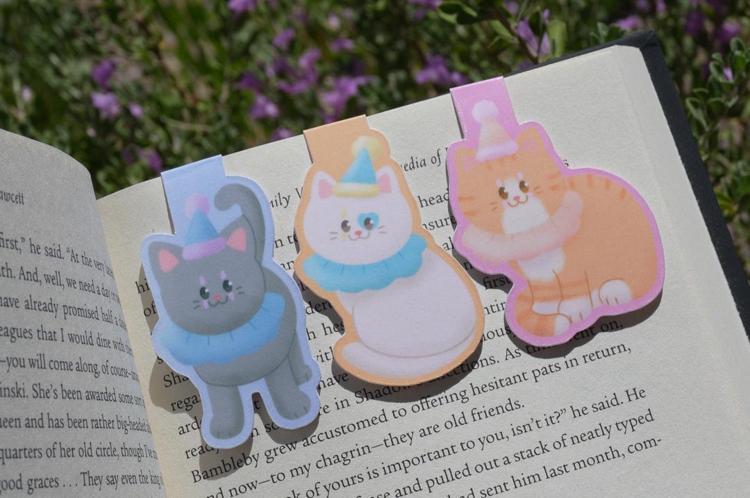 Clown Kitty Magnetic Bookmarks, Reading Accessories, Gifts for Women ...