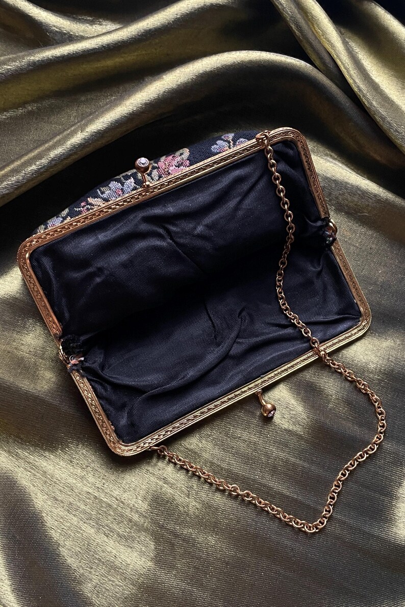 Bolsa de noite vintage com tapeçaria floral | Clutch elegante dos anos ...