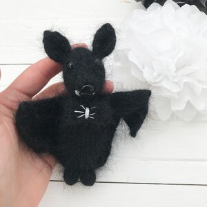 Halloween Bat Toy KNITTING PATTERN - Bat Decorations Diy Tutorial ...