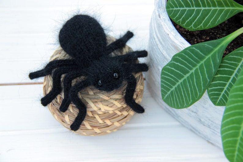 Spider Knitting Pattern: Halloween Toy Tarantula (PDF) - Etsy
